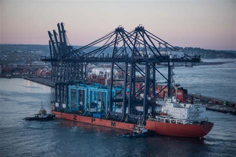 Grúa pórtico Súper Post Panamax características y capacidad
