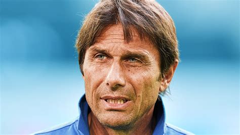 Antonio Conte allenatore del Napoli è fatta risolti i dettagli del