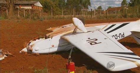 G1 Monomotor Capota Na Aterrissagem E Duas Pessoas Ficam Feridas Em