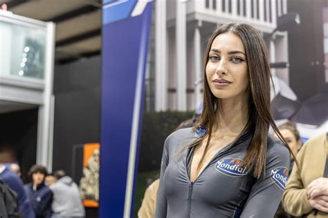 Niente Eicma Le Ragazze Sono Sfruttate Motociclismo