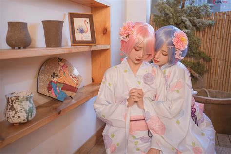 Nekokoyoshi 爆机少女喵小吉 and 金鱼kinngyo cosplay Rem and Ram Re Zero 103