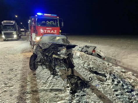 Fatalne warunki na podlaskich drogach 15 01 Śnieżyce lód na drogach