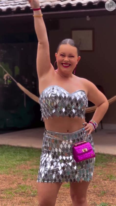 Mari Bridi Deixa Barriga Chapada Mostra Em Look Para Show E Web