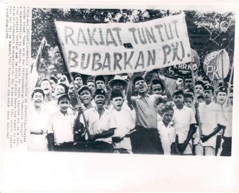 Rakjat Marah Tuntut Pembubaran PKI Freewaremini Alif ID
