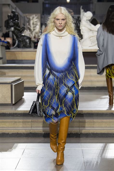 Louis Vuitton Fall Winter 2022 2023 RUNWAY MAGAZINE Official