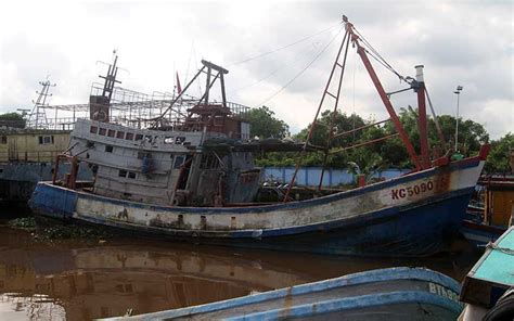 KKP Tangkap Kapal Ikan Asing Ilegal Berbendera Vietnam Di Laut Natuna Utara