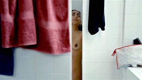 Golshifteh Farahani Topless Scene From Two Friends Onlyfans Leaked