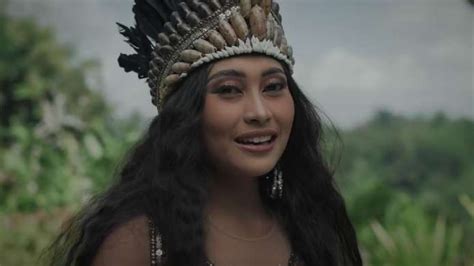 Foto Tampil Memukau Ini 8 Potret Novia Bachmid Di Wonderland Indonesia