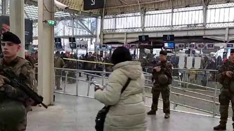 Attaque couteau Paris l assaillant interpellé 3 blessés