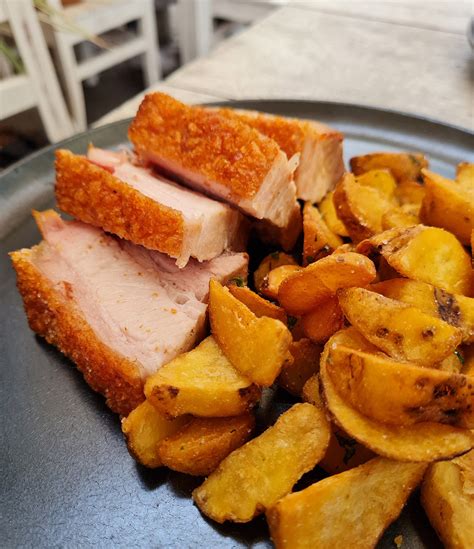 Chancho al Palo el plato favorito en el Día de la Gastronomía Peruana