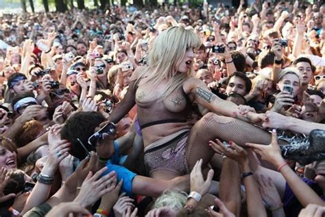 Nude Girl Crowd Telegraph