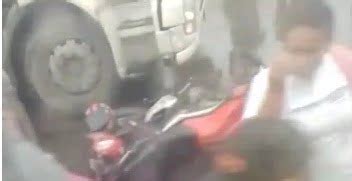 Vídeo mulher escapa de ser esmagada por caminhão Muvuca Popular