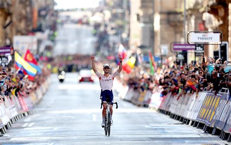 Van der Poel se proclama en Glasgow campeón del mundo en una épica edición