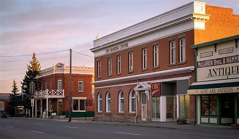 10 Most Beautiful Small Towns In Alberta WorldAtlas