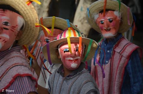 LA DANZA DE LOS VIEJITOS En muchas partes del país se ejec Flickr