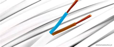A resistência elétrica de um fio é determinada pelas suas dimensões
