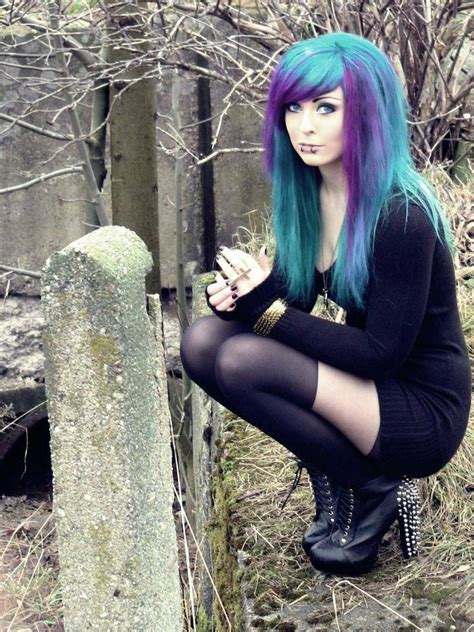 The Hair Is A Little Frizzy But I Love The Colors Scene Hair Girl Hairstyles Emo Scene Hair