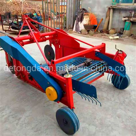 Potato Harvesting Machine Agricultural Machinery Driven By Tractor Farm