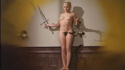 Naked Evelyn Raess In Sex Träume Report Free Nude Porn Photos