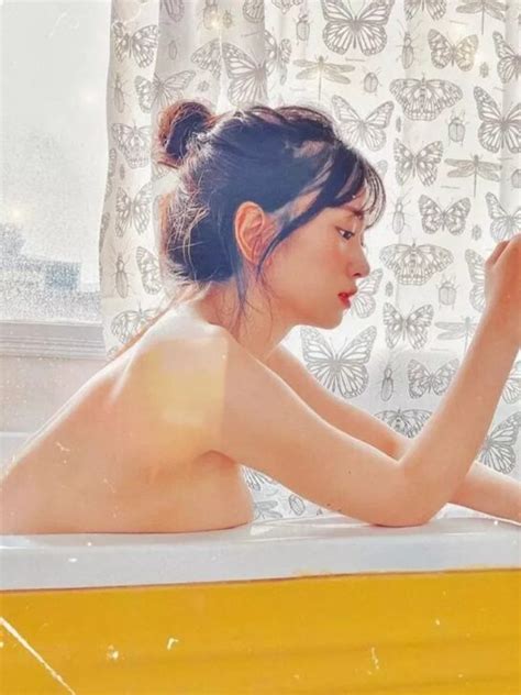 Hiếm Chiêm ngưỡng bộ ảnh Lê Bống bán nude nóng bỏng NUDE