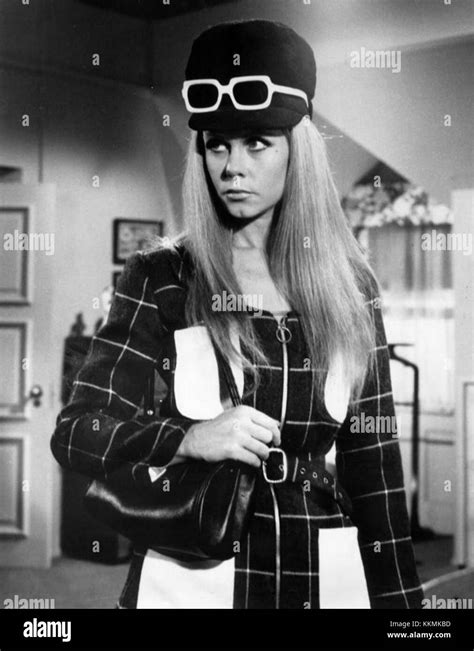 Elizabeth Montgomery Bewitched 1968 Photo Stock Alamy