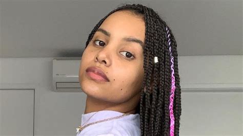 Ex BBB Gleici exibe corpão em foto de biquíni