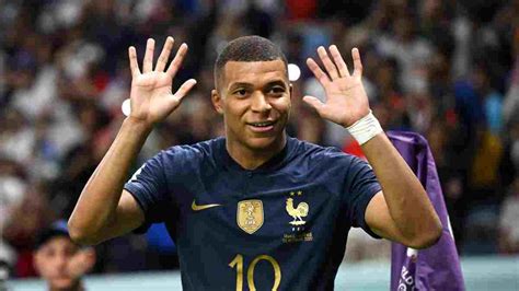 Watch Kylian Mbappe S Half Time Pep Talk That Rejuvenated France In