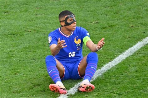 VIDEO Équipe de France sommes nous trop sévères avec Kylian Mbappé
