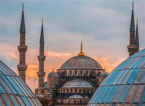 Yatsı namazı nasıl kılınır Kaç rekattır hangi sureler okunur Erkek