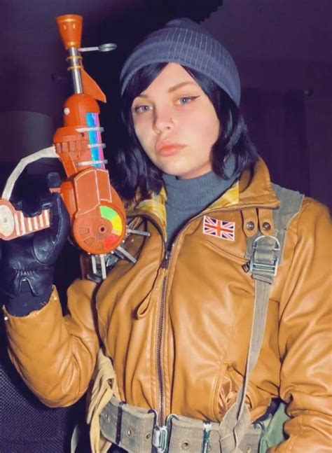 Black Ops Cold War Cosplayer Shows Off Her Pretty Accurate Version Of Helen Park