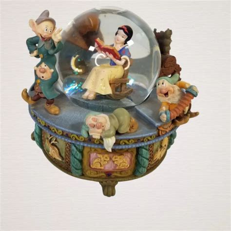 DISNEY SNOW WHITE The Seven Dwarfs Whistle While You Work Musical