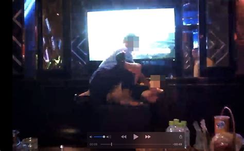 Vén màn dịch vụ quái đản núp bóng quán karaoke Nhiều lắm karaoke