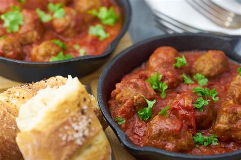 Spanske kødboller i tomatsauce Den bedste opskrift til tapas
