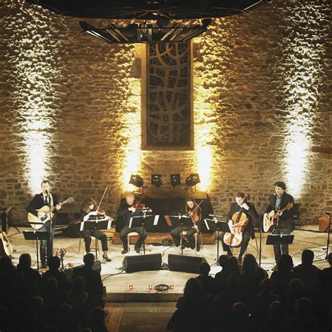 Im Your Man Naked Quand Yules Revisite Leonard Cohen Le Moloco
