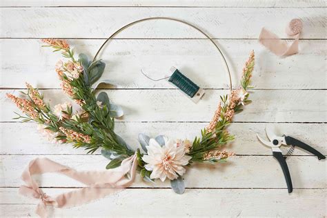 How To Make A Floral Wreath