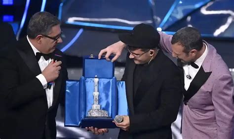 Sanremo 2024 Geolier Vince Serata Cover Davanti Ad Angelina Mango