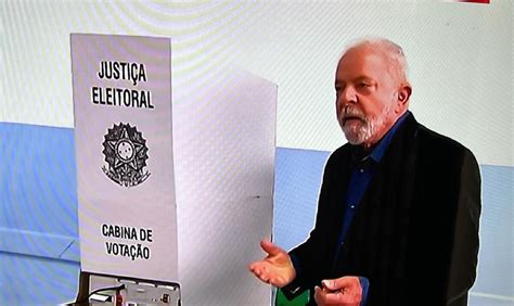 Lula vota em São Bernardo acompanhado de Alckmin Haddad Gleisi e