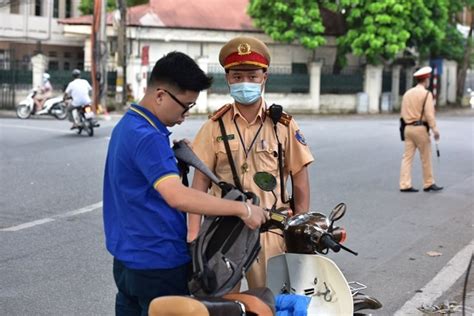Hà Nội Ra quân xử lý học sinh sinh viên vi phạm luật giao thông