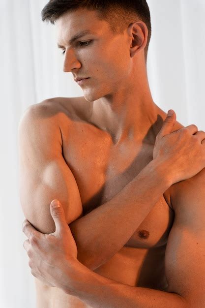 Modelo Masculino Desnudo Vectores Y Psd Gratuitos Para Descargar The