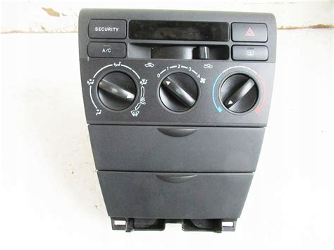 PANEL NAWIEWU KLIMATYZACJI TOYOTA COROLLA E12 01 10769949020