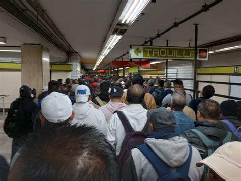 Caos en Línea 3 del Metro de CDMX Retrasos de hasta 30 minutos y