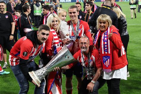 Photo Antoine Griezmann Et Sa Femme Erika Choperena Ont Accueilli