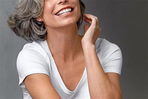 Coiffures Cheveux Gris Femme En 20 Looks Qui Donnent Envie