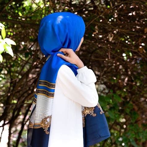 Eiman adlı kullanıcının Hijab panosundaki Pin Mütevazı moda