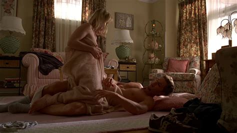Melinda Page Hamilton Desnuda En True Blood Sangre Fresca