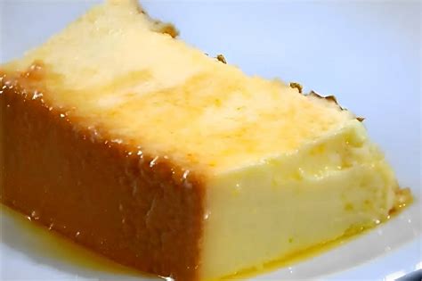 Pudim de abacaxi fácil e prático basta bater os ingredientes no
