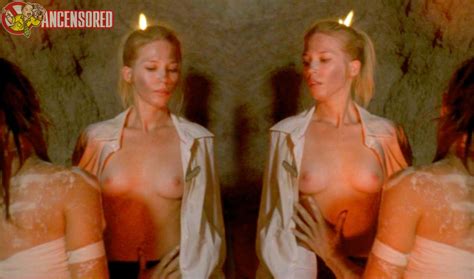 Naked Amanda Ward In King Of The Lost World Sexiezpicz Web Porn