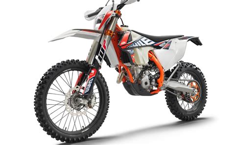 Motorrad Vergleich KTM 300 EXC TPI Sixdays 2022 Vs KTM 350 EXC F SIX