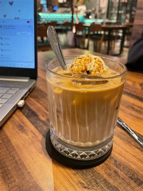 𝙃𝙞𝙙𝙙𝙚𝙣 𝙂𝙚𝙢 𝘾𝙖𝙛𝙚 𝙙𝙚𝙠𝙖𝙩 𝙎𝙩𝙖𝙨𝙞𝙪𝙣 𝙏𝙚𝙗𝙚𝙩 Review Virgiana di restoran