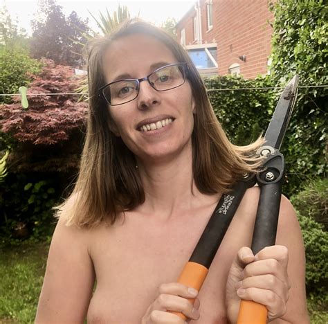 TW Pornstars Nude Ercise Twitter I Got Outside For Some Pruning In